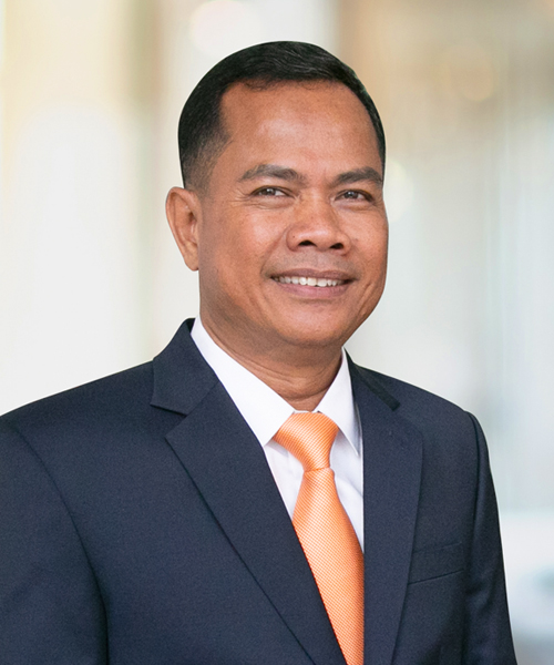 Executive Officer | First Finance Plc